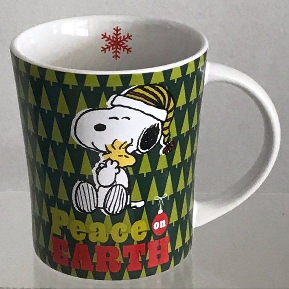 Gibson | Dining | Snoopy Peanuts Coffee Mug Peace On Earth Merry Bright ...